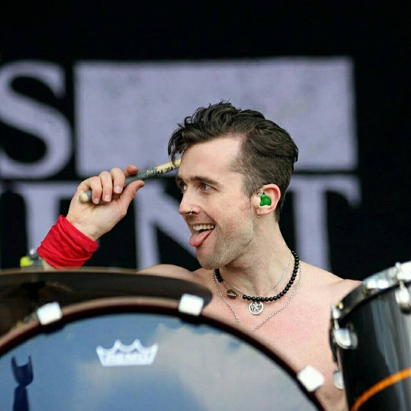 Exciting new artist - Chris Rivers